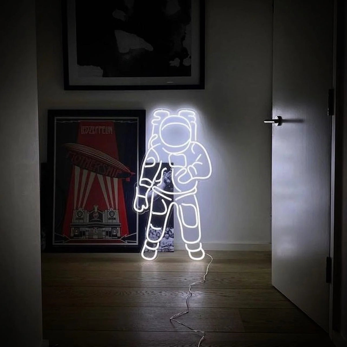 Astronaut Neon Sign – Customizable Space-Themed Decor – SS Signs Online